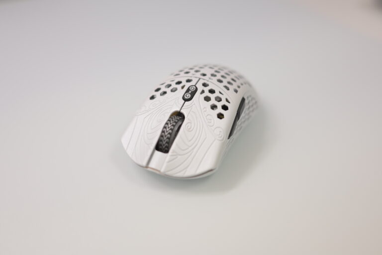 Finalmouse Starlight 12 Pegasus Sサイズ【レビュー】｜軽くてカッコイイ最強のマウスを紹介｜Sサイズは使いづらい ...