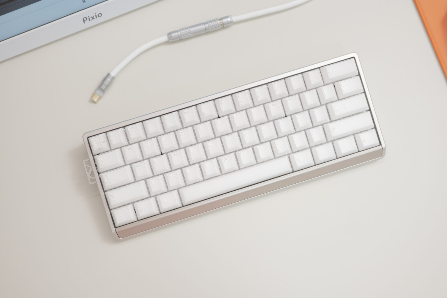 見た目重視で選んだWooting 60HEカスタム｜OwLab OW60（Beige Edition） | まちろぐ